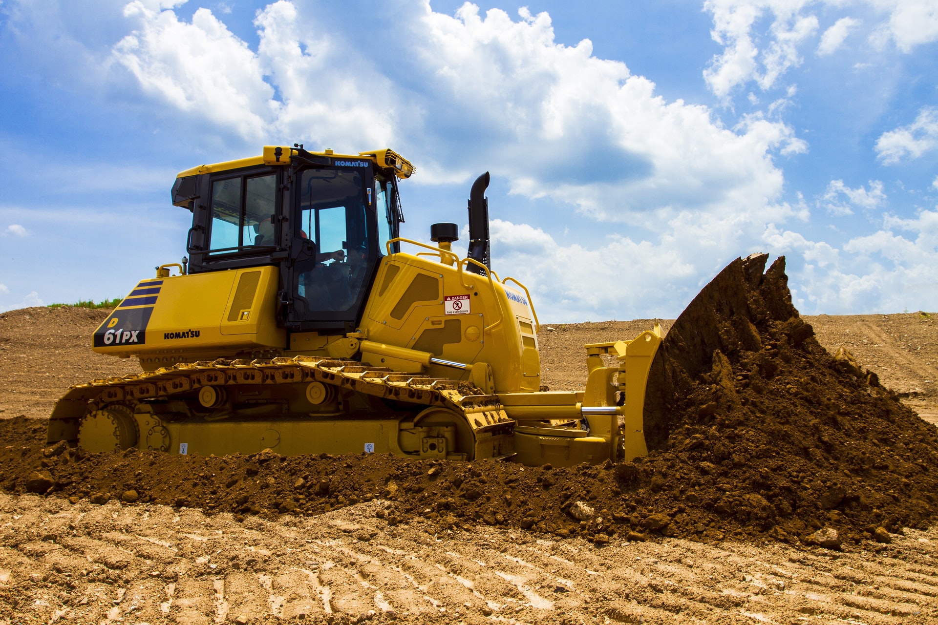 Which Dozer Brand to choose for your Project - Dreams wire