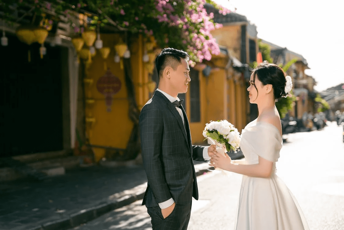 Ways to Pay for Your Dream Wedding - Dreams wire